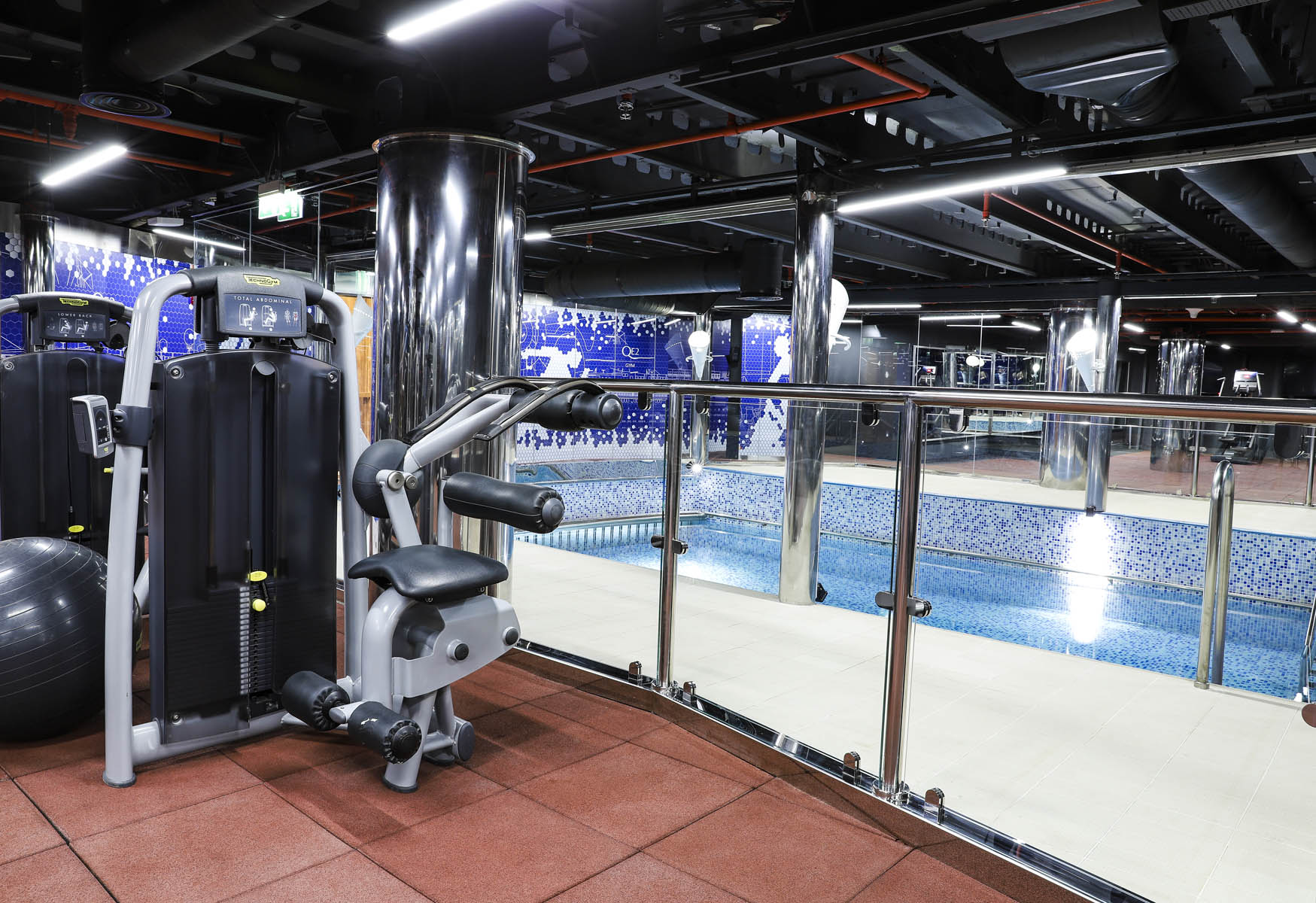 Unique Hotel with Indoor Pool in Dubai | Queen Elizabeth 2