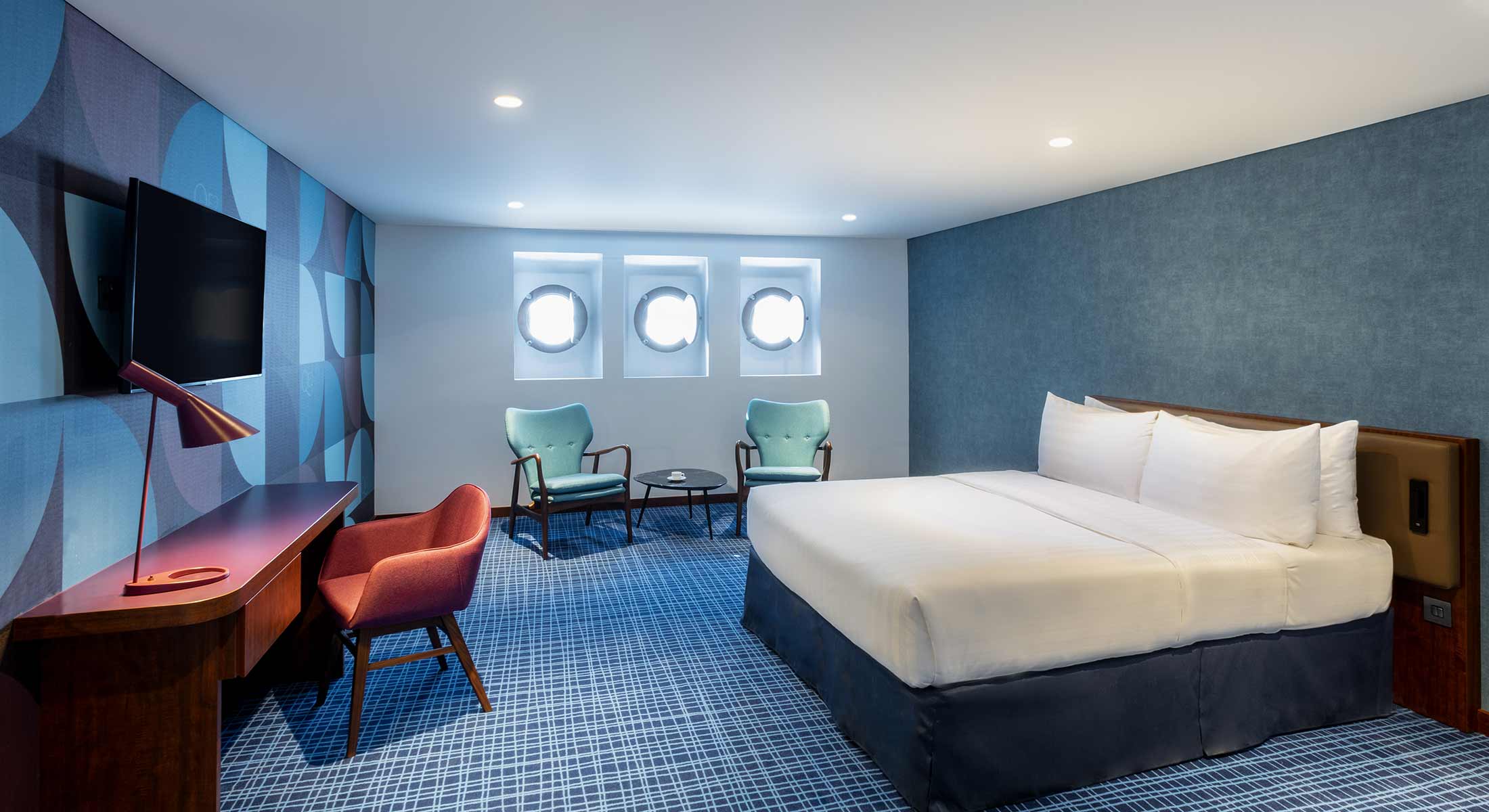 Premium Hotel Rooms & Suites in Dubai | Queen Elizabeth 2